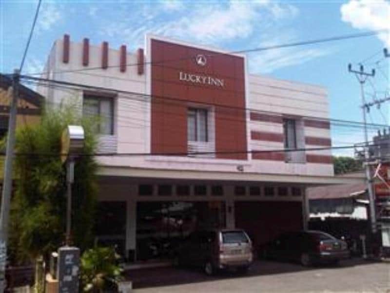 Hotel Lucky Inn Manado - Manado Baswara